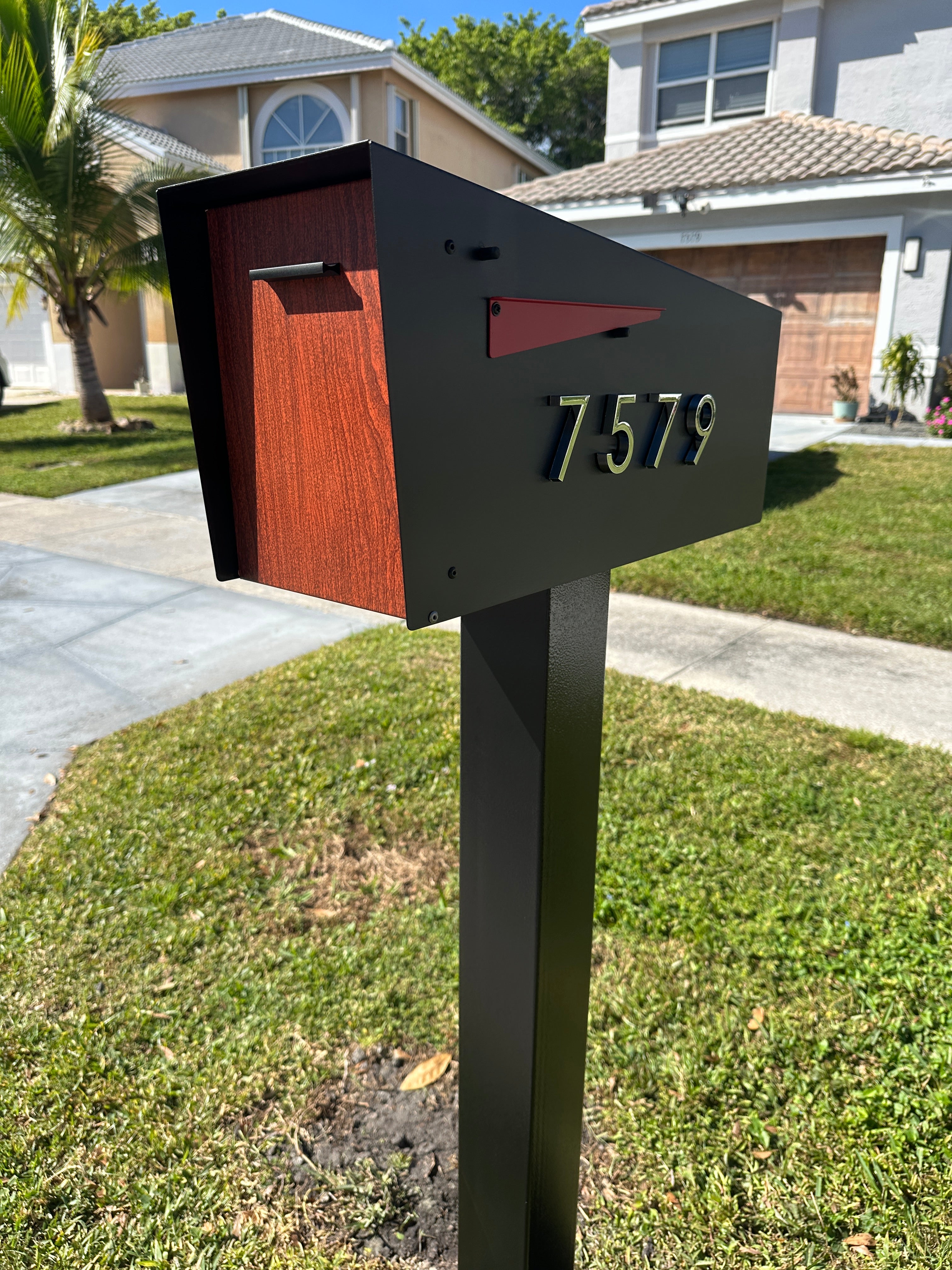 Oasis XL Wood Door Mailbox | Warm Touch, Modern Profile – Tailor Mail